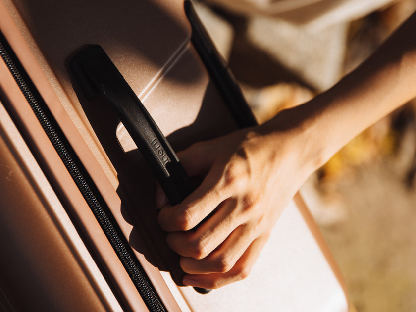 Check Bag Quality: Expert Tips for Assurance – Eminent Luggage