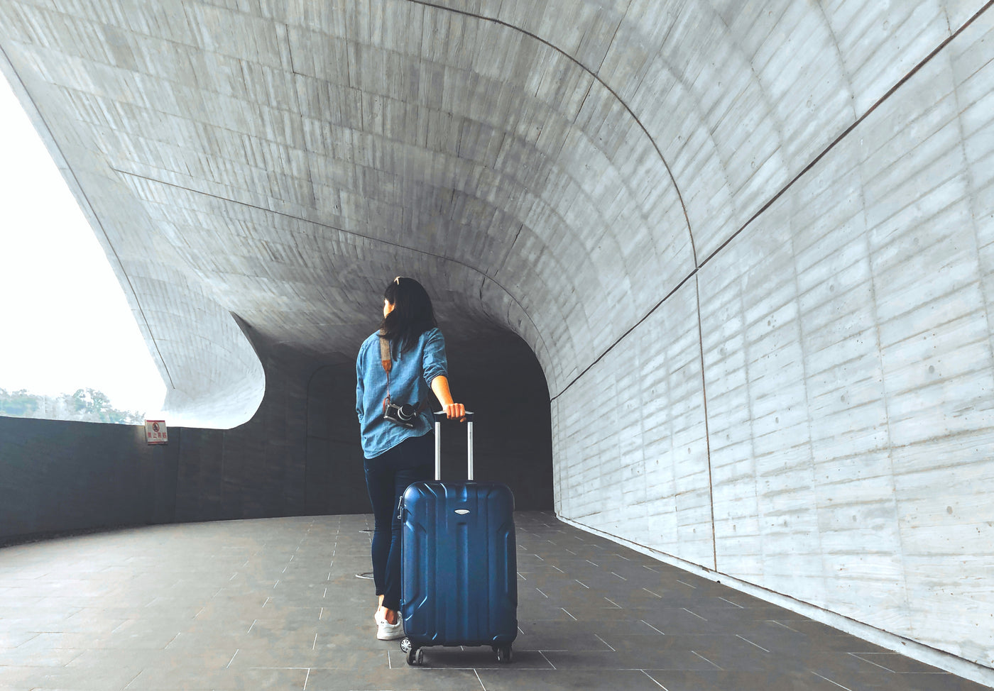 Eminent Luggage | Lightweight, Durable & Luxury Suitcases