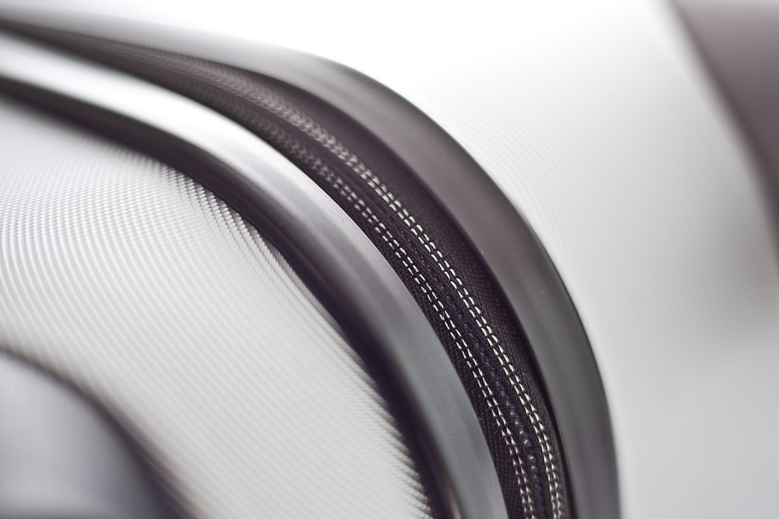 Eminent Luggage | Lightweight, Durable & Luxury Suitcases